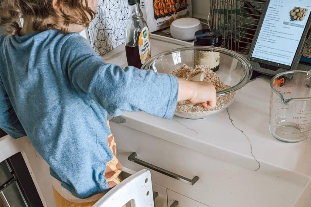43 Best Cooking Activities for Preschoolers - Little Moon